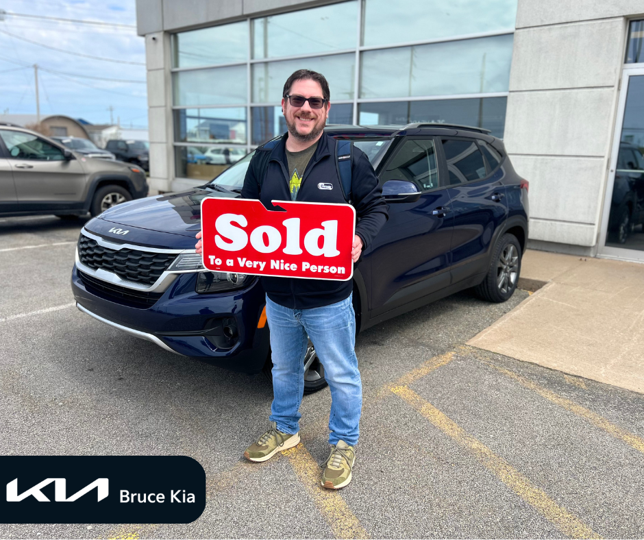 Christopher Scott / 2022 Kia Seltos | Bruce Kia
