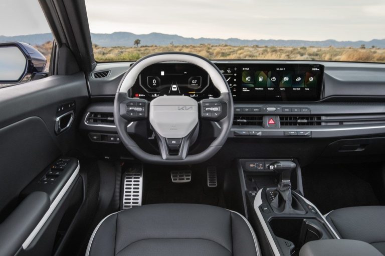 A Look at the 2025 Kia K4: The Stylish Sedan for a Summer Evening Out ...