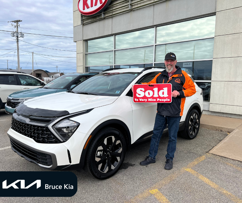 Allan & Valerie Higgins / 2024 Kia Sportage | Bruce Kia